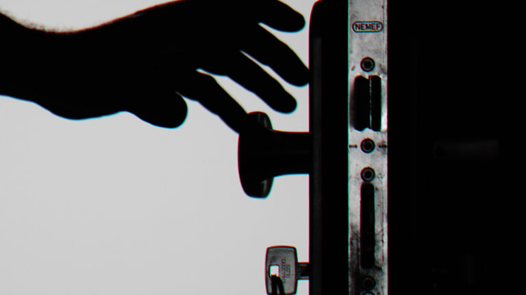 What is a Deadbolt and How Does it Work?